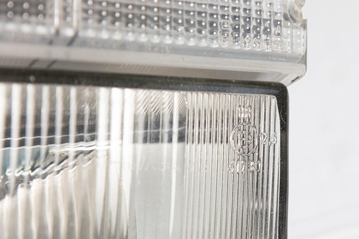 Front Right Light for Ferrari Testarossa made by CARELLO | BINGO Co.,Ltd.